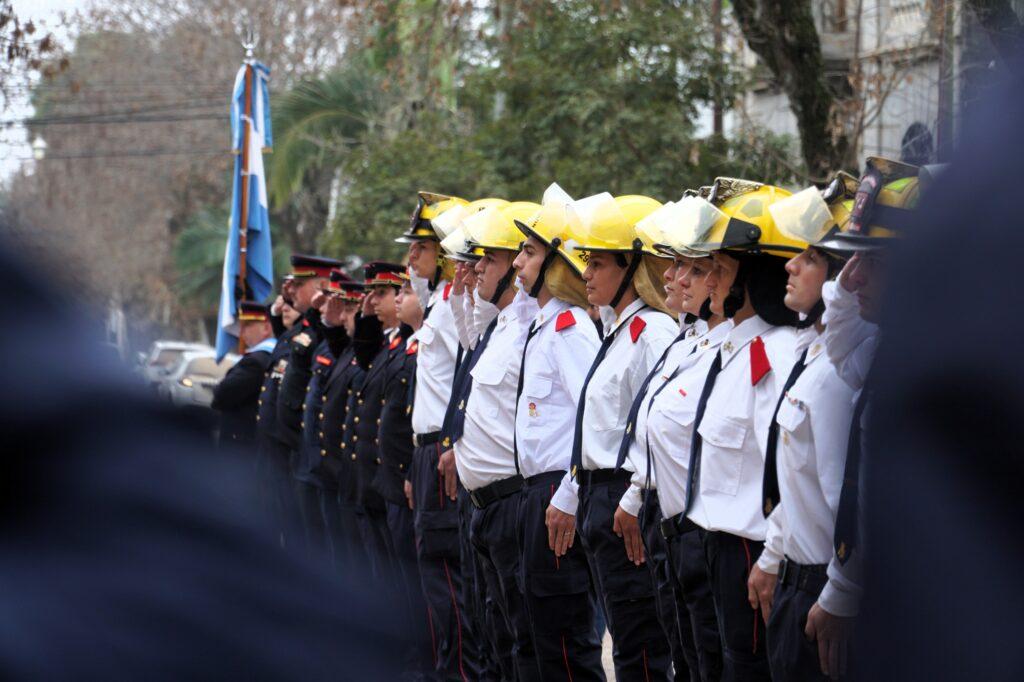Colón conmemoró el Día del Bombero Voluntario con un emotivo acto ...